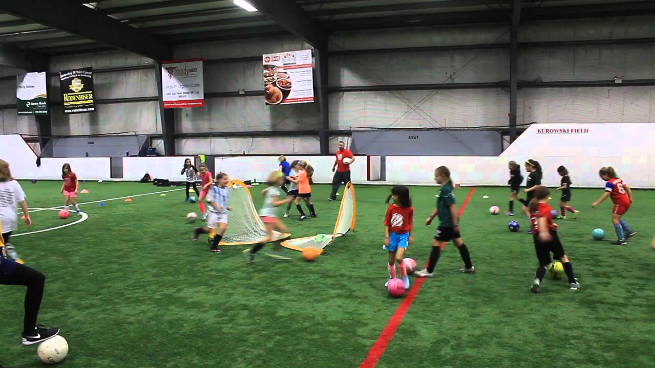 U6+ : FUN: Dribbling/Defending : Pirates Treasure - YouTube