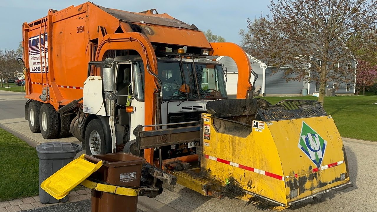 MDC Autocar WXLL Garbage Truck with a Yellow Curotto KANN Lid Flipping ...