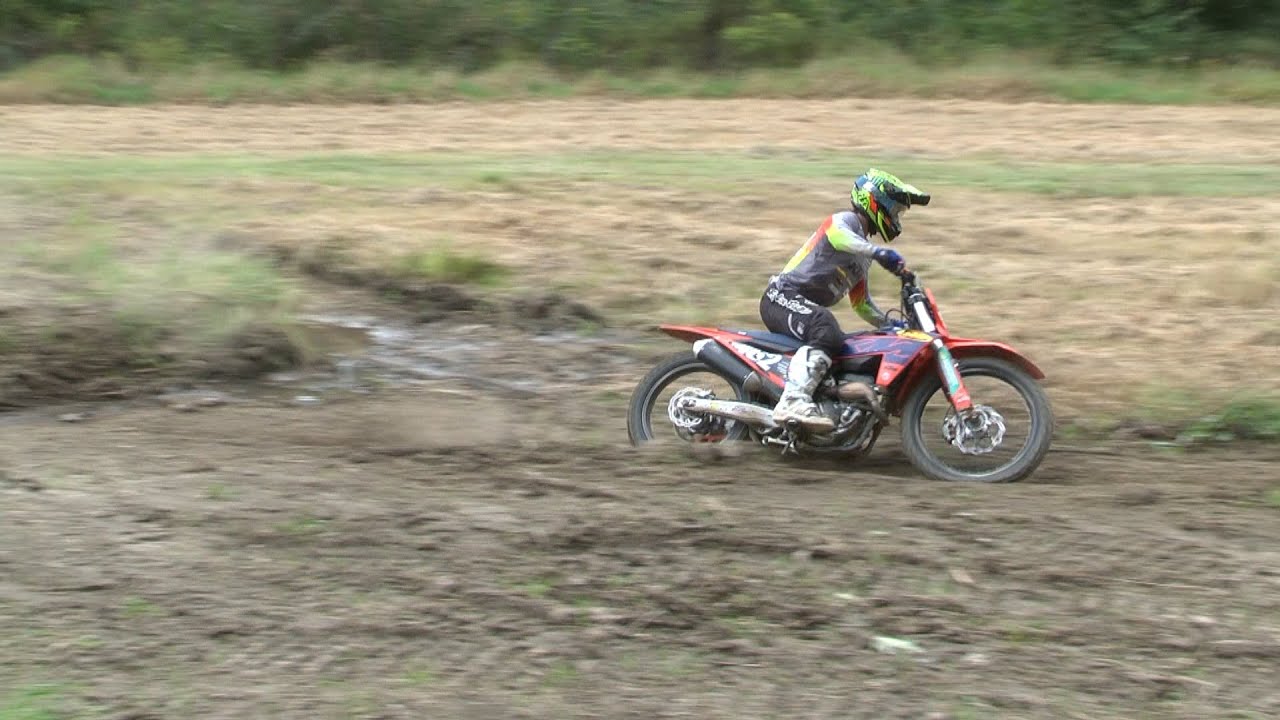 Deep motocross rut - feet on pegs techniques. - YouTube