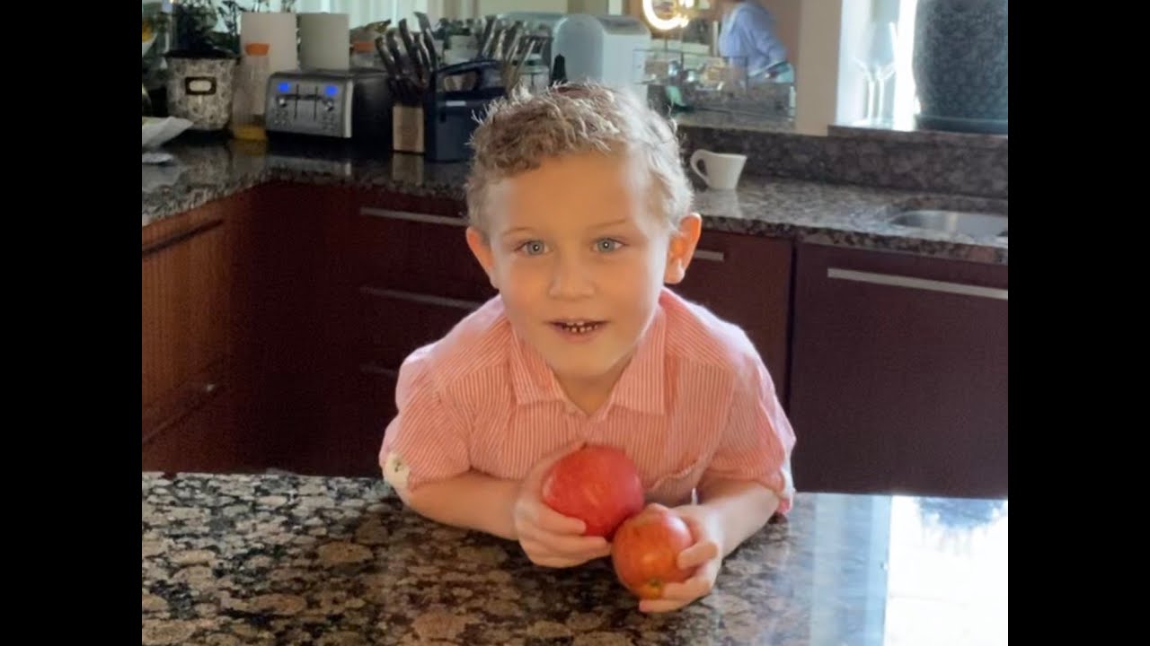 Baking apple pie with mama #6 - YouTube