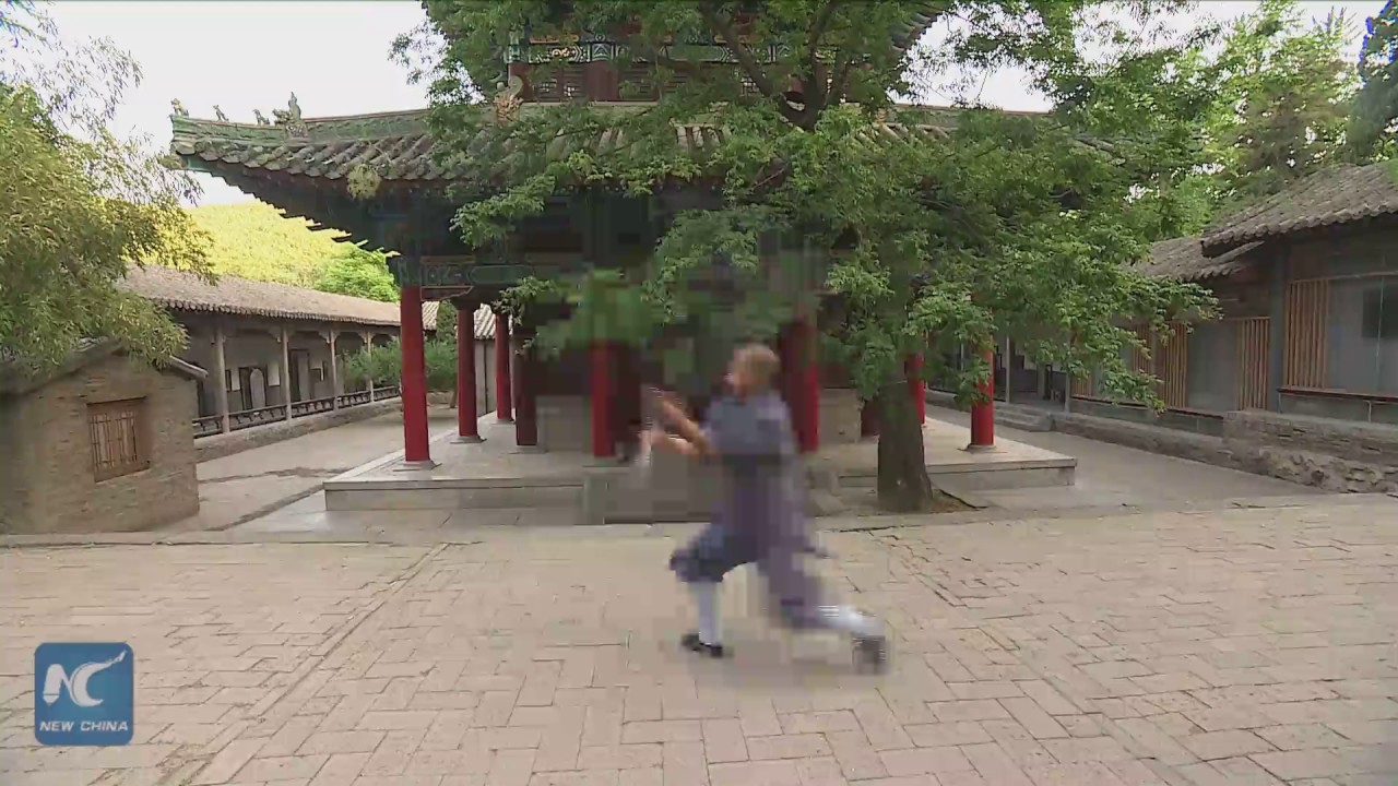 Shaolin monk plays Monkey stick - YouTube