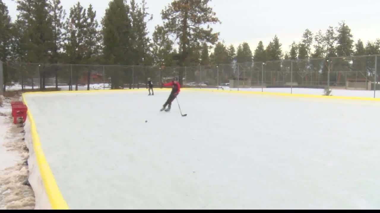 Florence ice rink up and running - YouTube