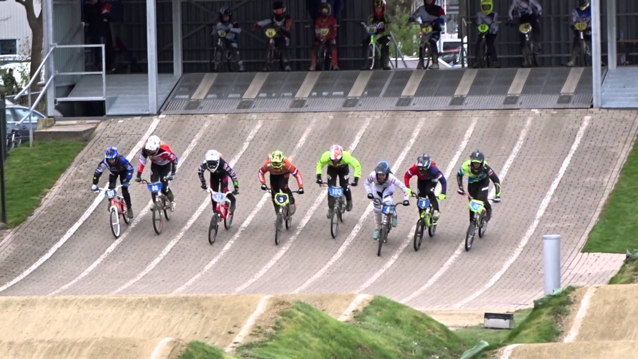 2016 04 17 finale race 113 Girls 13 14 TC2 Dedemsvaart - YouTube