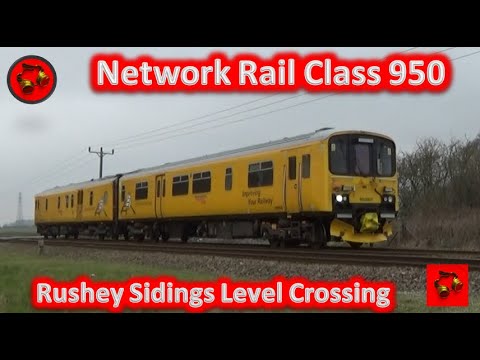 Rushey Sidings Level Crossing (Network Rail Class 950) - YouTube