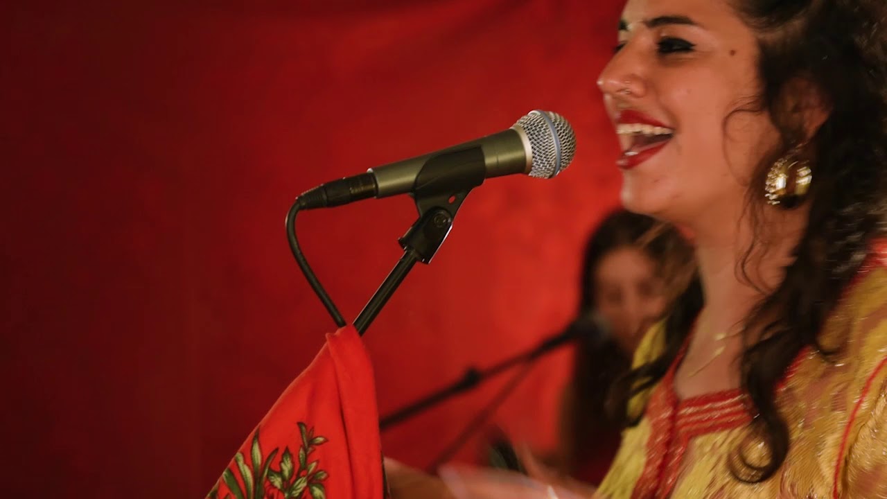 لآلة تمر/ LALA Tamar - "Bellida" Live at The Slick - YouTube