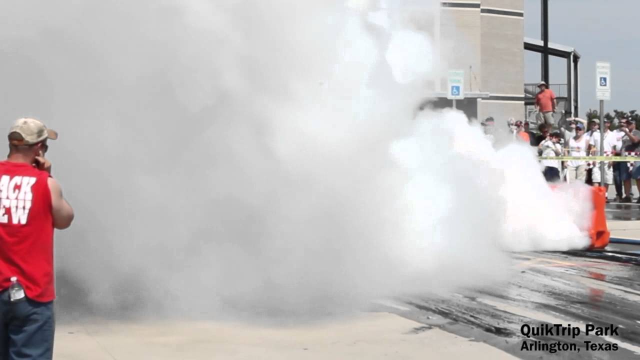 Hot Rod Power Tour 2012 - Burnout Contest - Olds Cutlass - YouTube