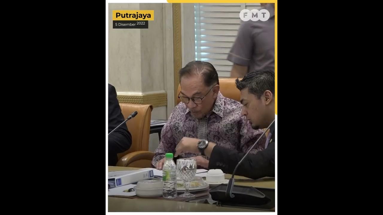 Menteri setuju potong gaji 20%, kata Anwar - YouTube