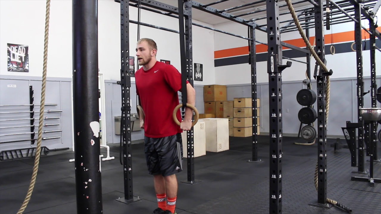 Rings Knee Tuck Hold - YouTube