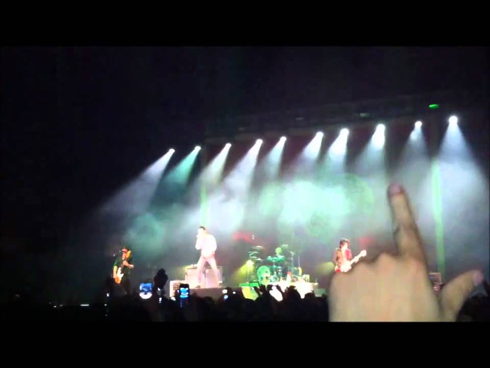 Stone Temple Pilots - LIVE - "Down" - Mexico - 01/12/2010 - YouTube