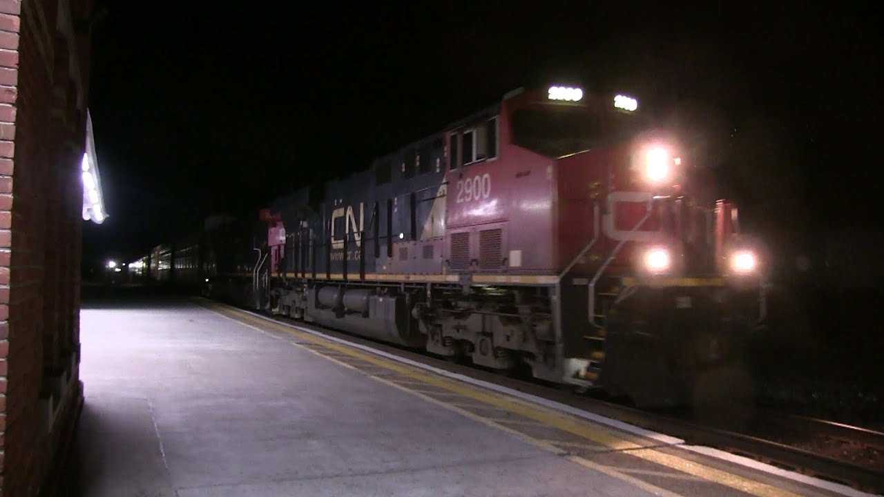 CN E271 Autorack Train CN 2900 & CN 2220 Locomotives Strathroy Sub - YouTube