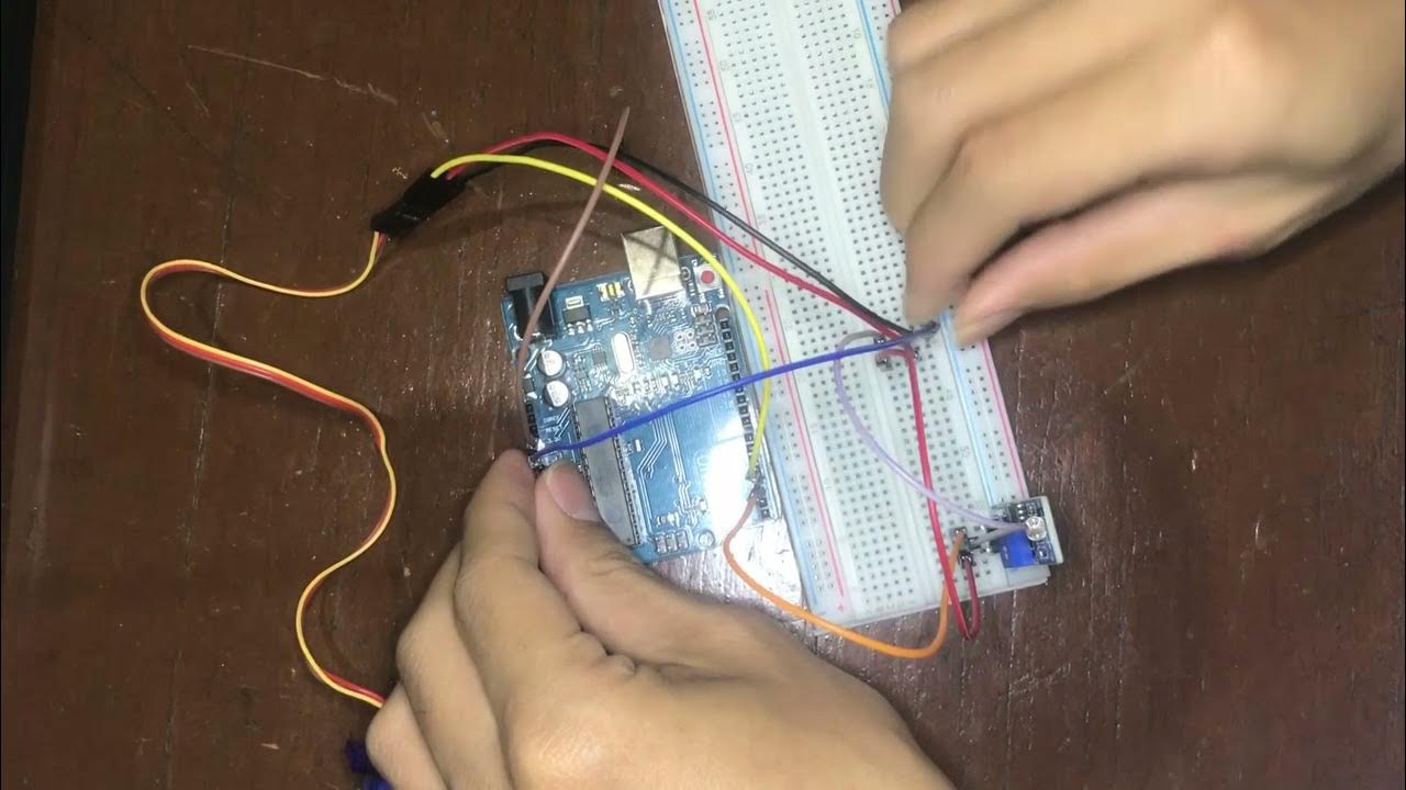 MENGGERAKKAN SERVO MENGGUNAKAN SENSOR LDR PADA ARDUINO UNO ! - YouTube
