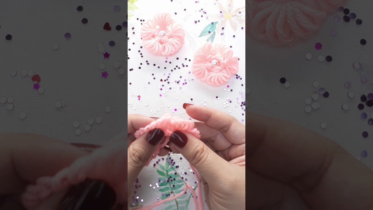 COOL YARN FLOWER TUTORIAL USING A FORK | DIY WOOL FLOWERS - YouTube