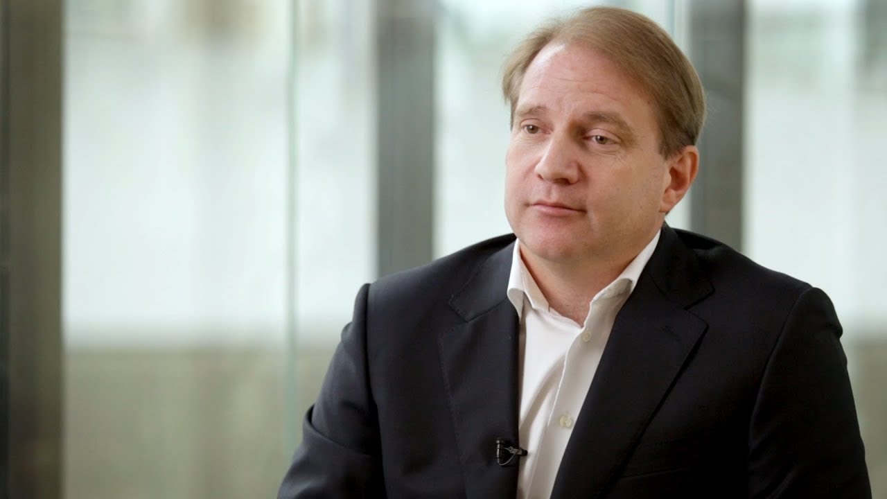 Going digital at the Bank / La Banque prend le virage numérique - YouTube