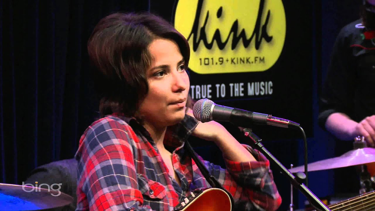 Vicci Martinez - Interview (Bing Lounge) - YouTube