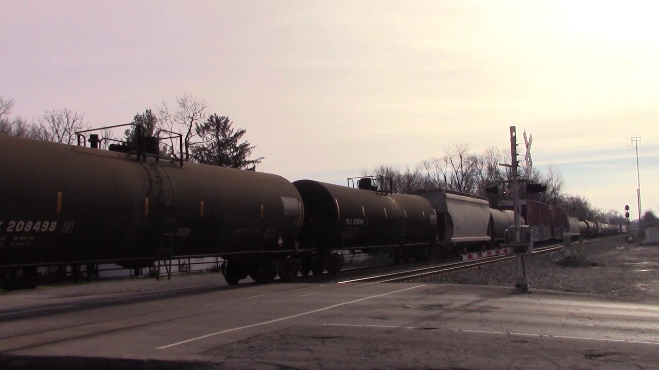 UNION PACIFIC UP GE AC44CW Northbound Mix Freight on the Norfolk ...