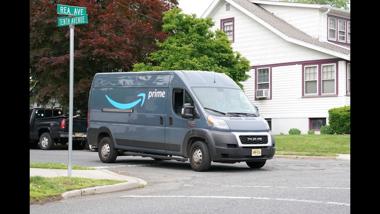 News Of The Bizarre Woman horrified to find Amazon delivery driver ...