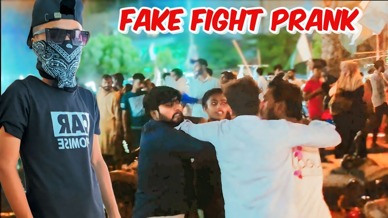 Fake Fight Prank - Public Reaction 😂🤬 - YouTube