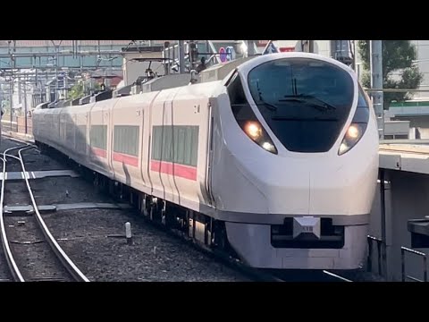 E657系ｶﾂK15編成が警笛を鳴らしながら北千住駅1番線を通過するシーン（2024.11.1.10:07） - YouTube