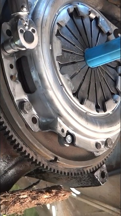 Changer un embrayage ? C’est facile avec nos tutoriels 📸 - YouTube