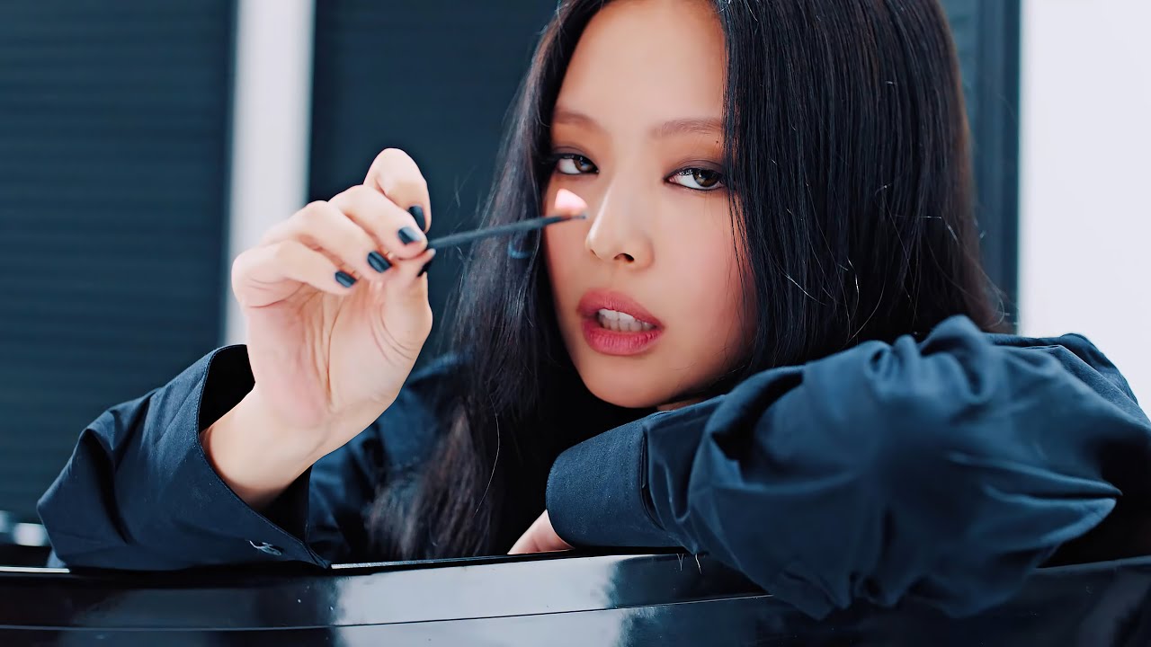 Jennie - Hymn For The Weekend AI - YouTube