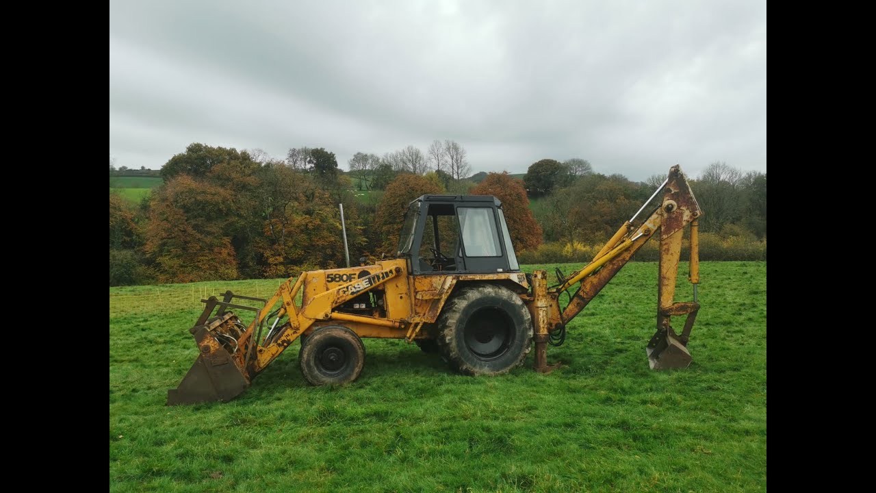 CASE 580F BACK HOE C/W 5 BUCKETS - YouTube