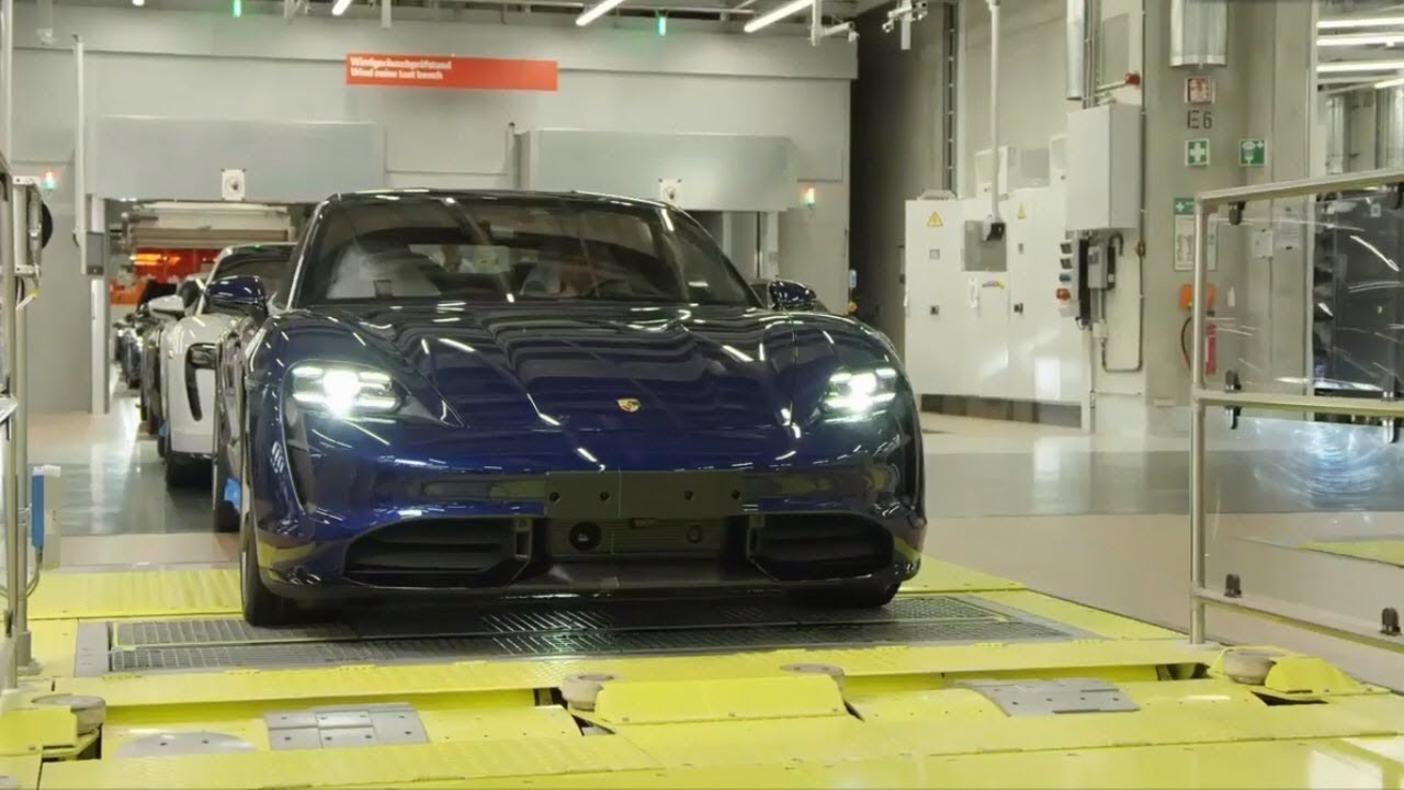 Так собирают Ваш Porsche Taycan.Assembling your car Porsche Taycan ...