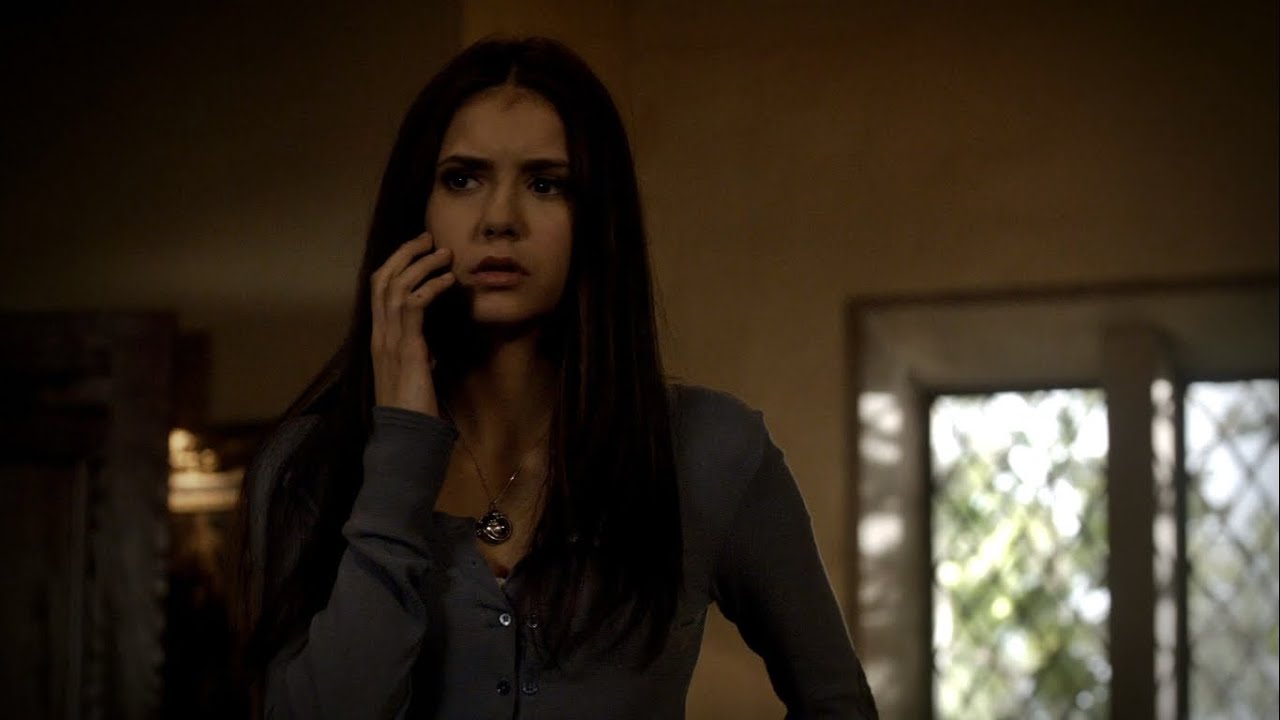 TVD 2x12 - Elena calls Damon, she's worried about Rose | Delena Scenes ...