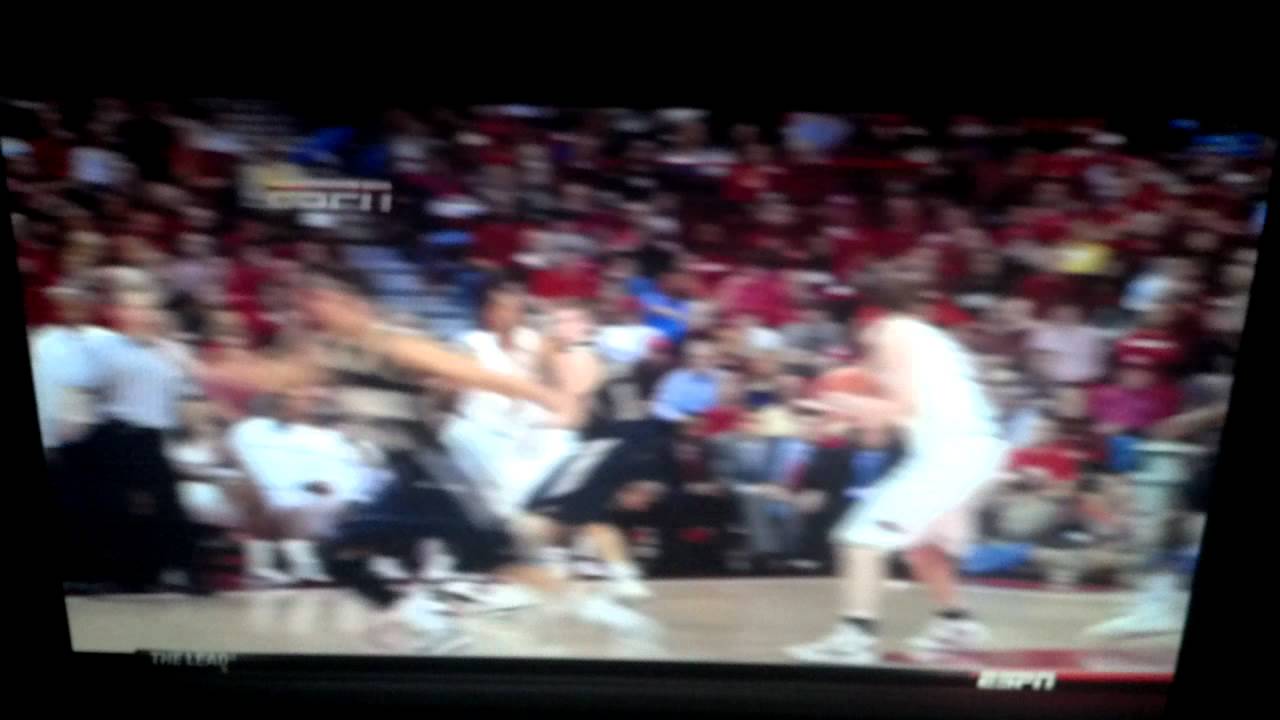 Hunter Mickelson dunk against Vanderbilt - YouTube