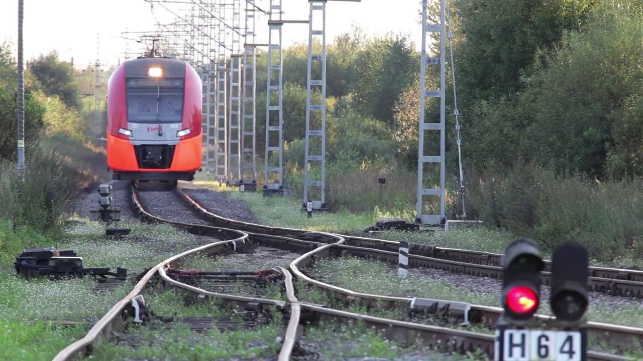 [RZD] ES1-009 "Lastochka", Chudovo-Novgorodskoe station - YouTube