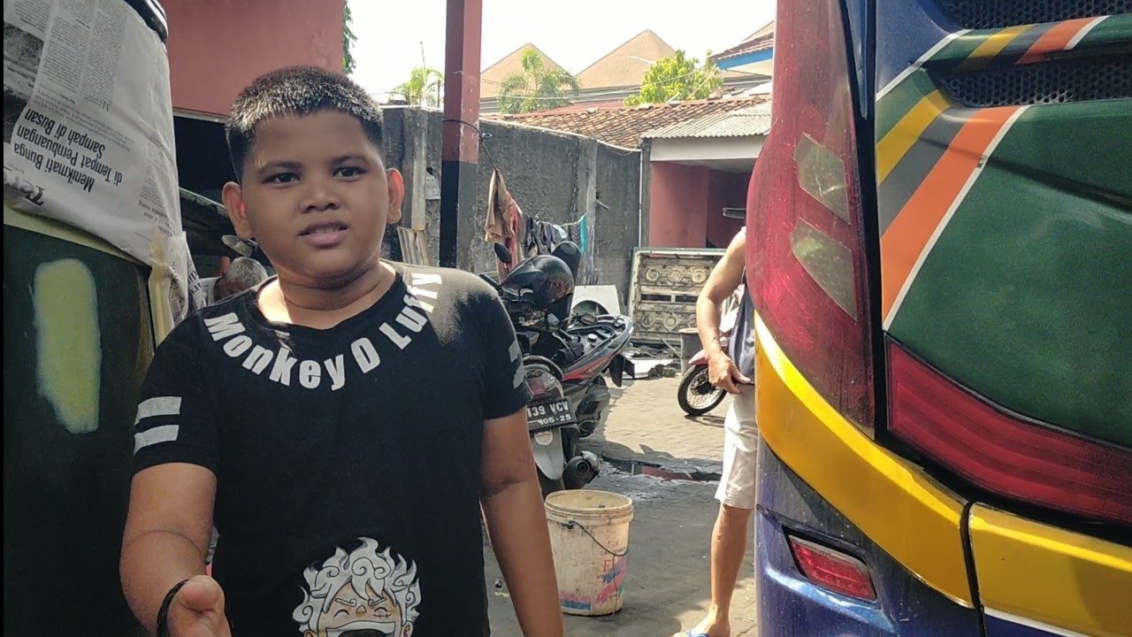 ADA FITRA PUTRA CINCU BUS ALS 270‼️ BUS TERAKOTA DI DEPAN POOL.‼️BUS ...