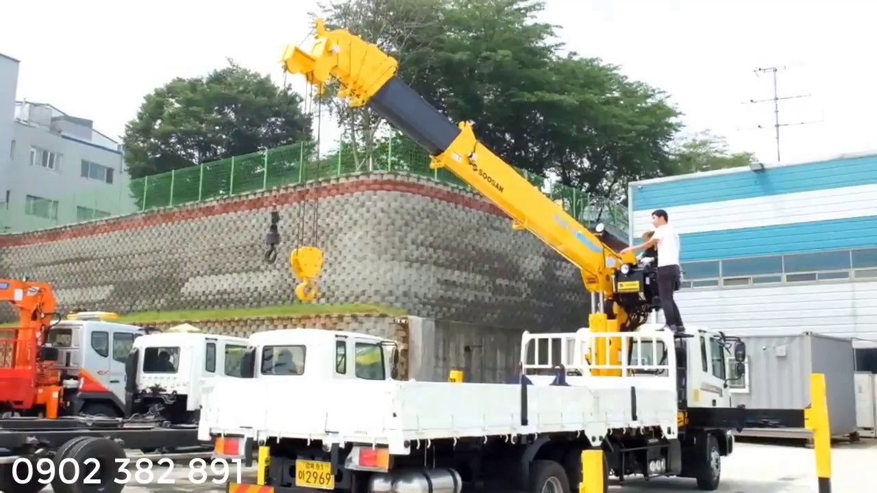 Xe Tải Hyundai HD210 Gắn Cần Cẩu Soosan 7 Khúc | 0902 38 28 91 - YouTube