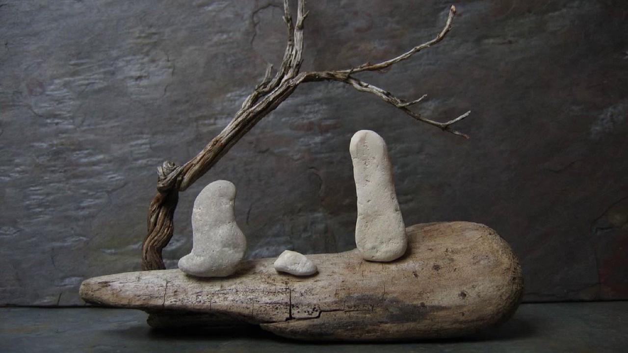 Lovely Ideas To Spice Up Your Home With Pebbles Art | How to select ...