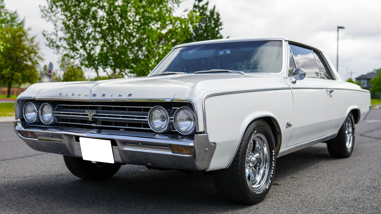1964 Oldsmobile Cutlass F85 2-Door Holiday Coupe 330ci V8 Walk-around ...
