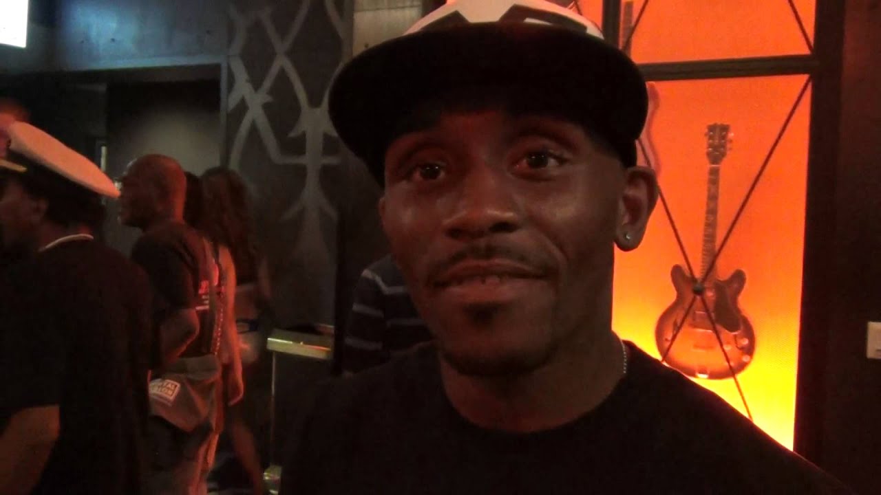Lanell Bellows shows support to Mickey Bey and Ishe Smith - YouTube