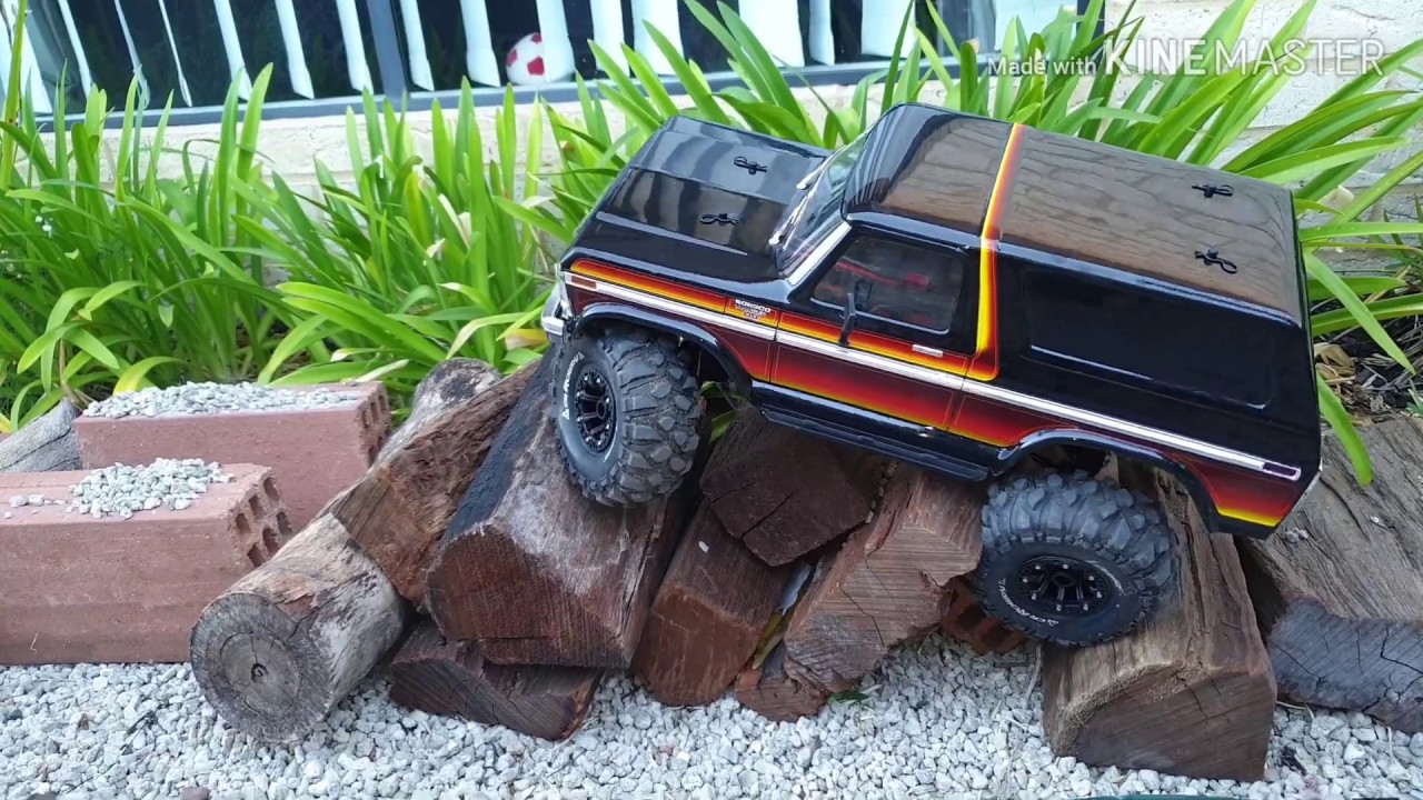 Traxxas Trx4 with body lift and 2.2s initial run - YouTube
