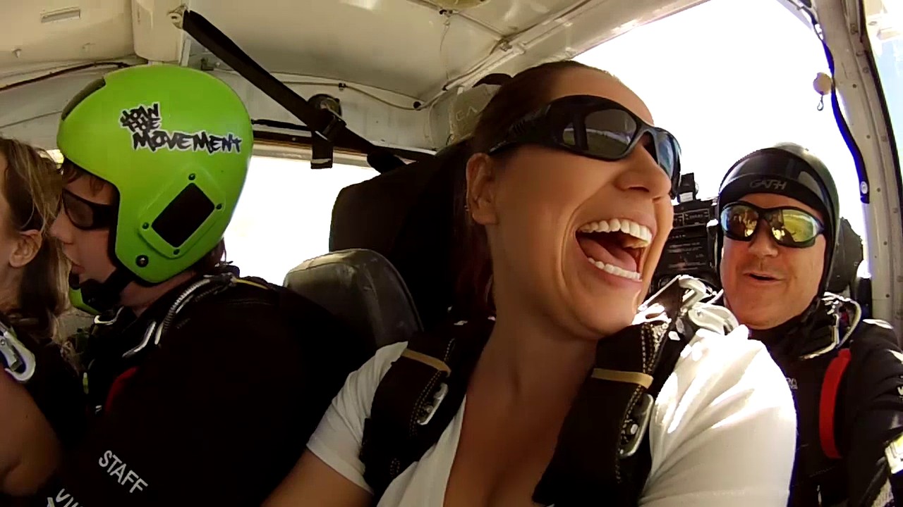 Skydive Saskatoon - Brandy Jacques - YouTube