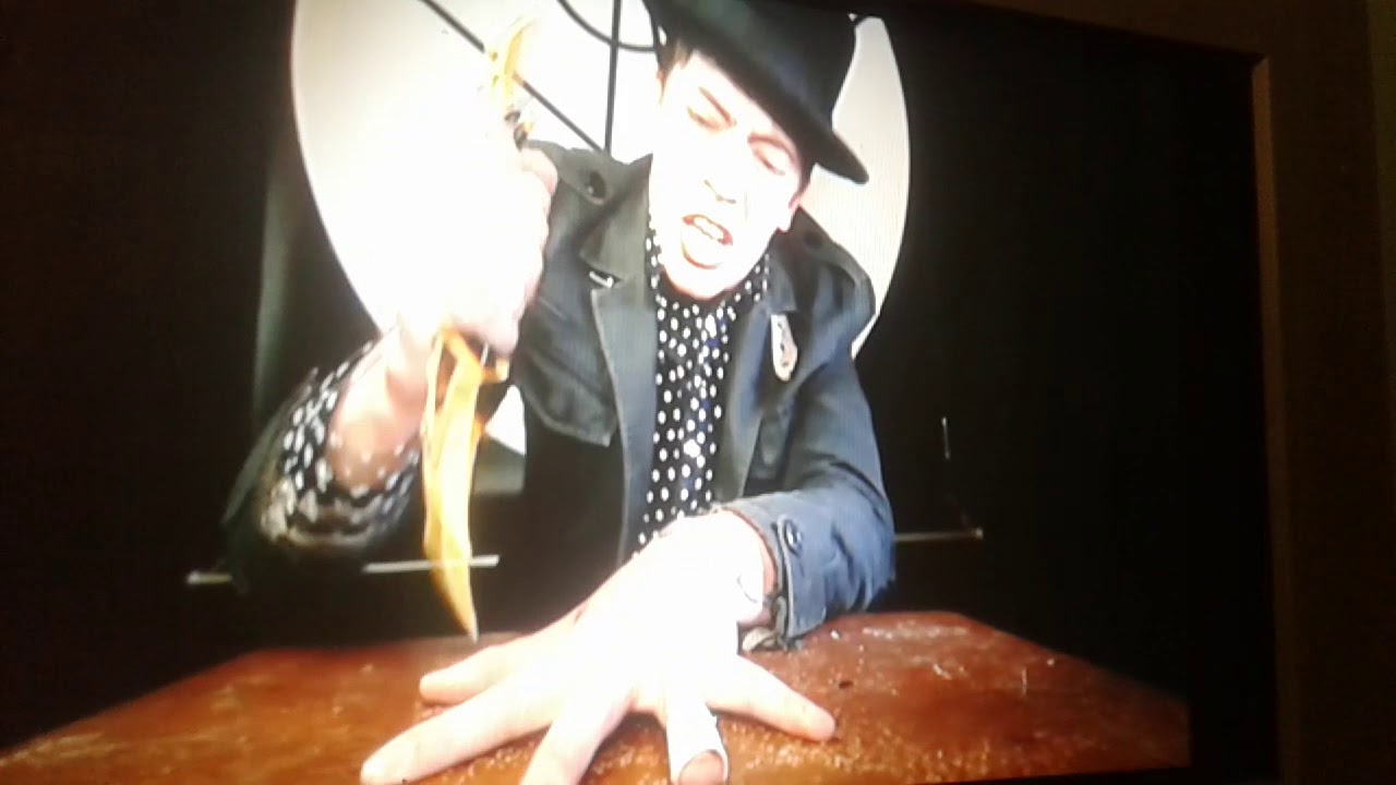 A reaction video on Rusty cages the final Knife Game Song - YouTube