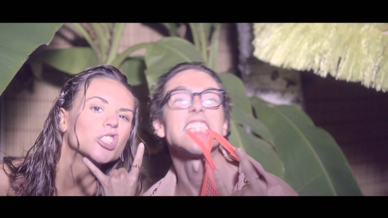 Radio DEEJAY A Love Story - YouTube