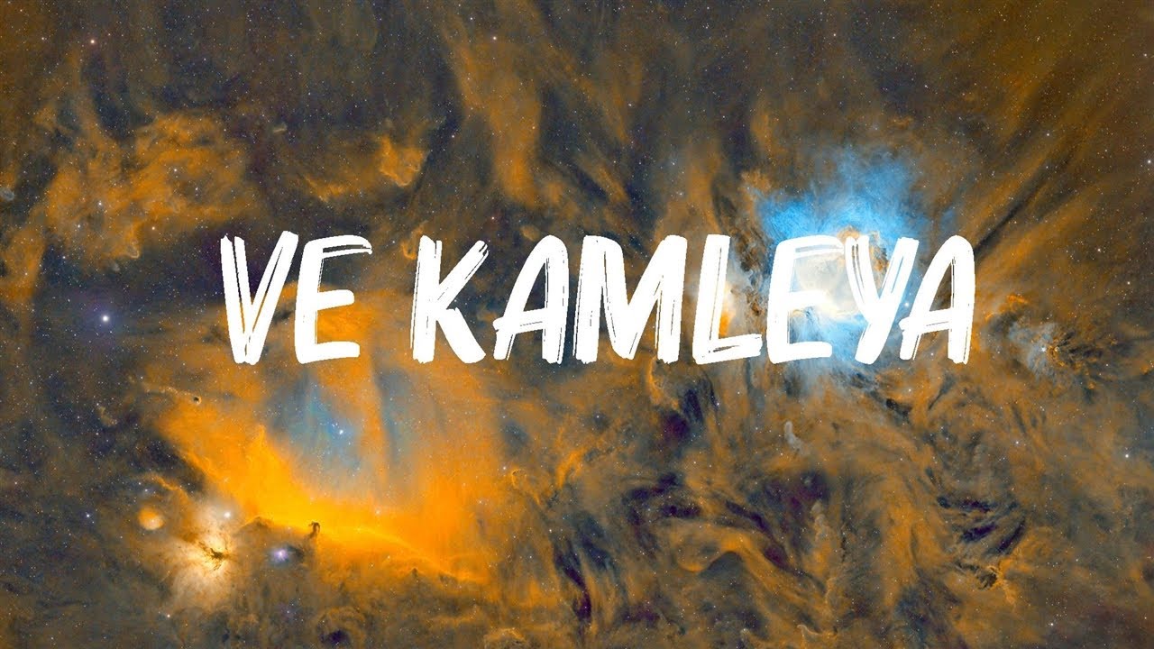Arijit Singh - Ve Kamleya (Lyrics) - YouTube