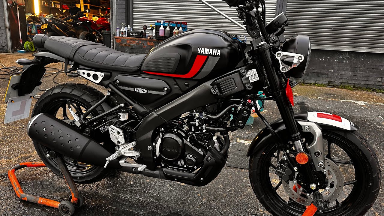YAMAHA XSR125 - YouTube