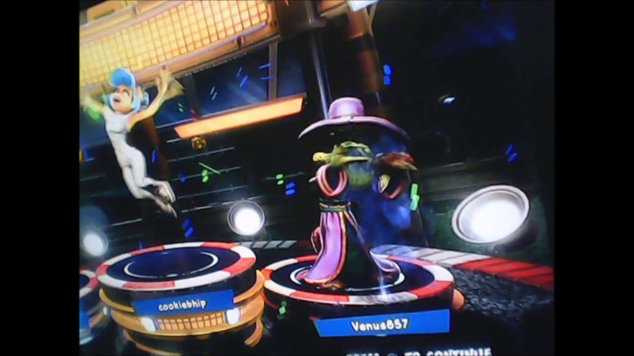 Racing online on Crash Team Racing Nitro-Fueled as Wizard Komodo Joe ...