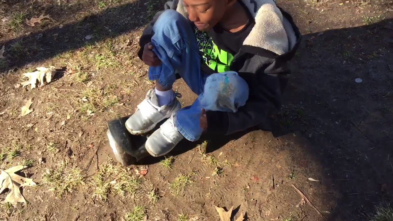 HOW TO RIDE A HOVERBOARD!?!😭😂(CHALLENGE) - YouTube