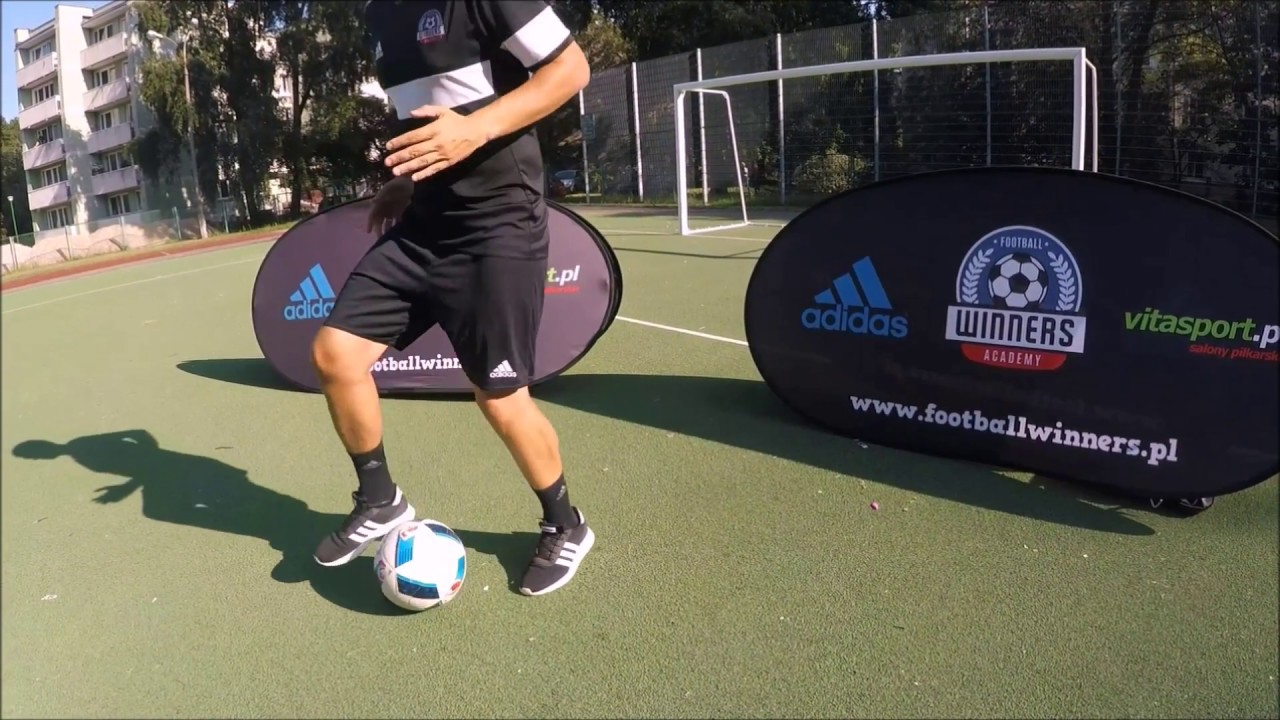 Ball Mastery - Toe Taps - YouTube