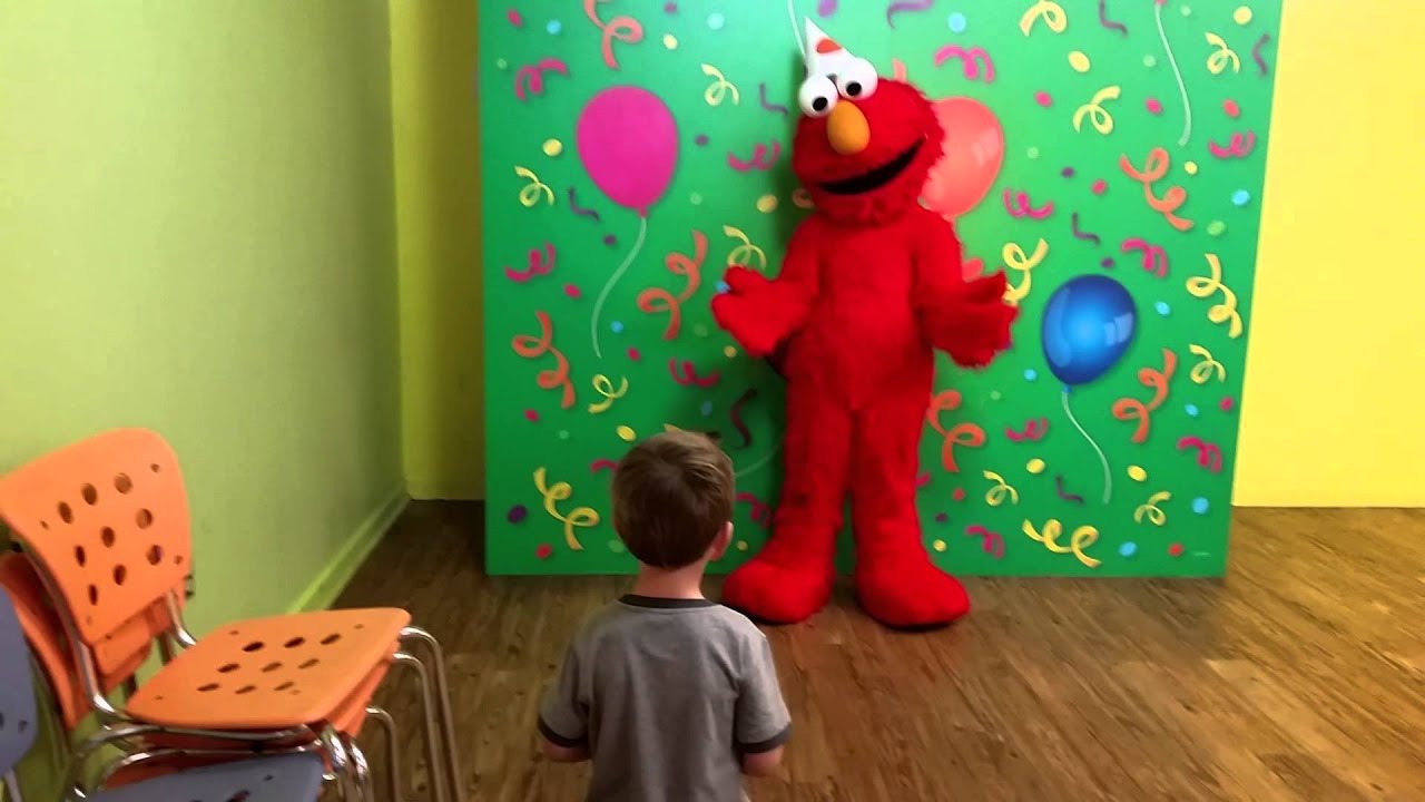Andrew meets Elmo at Sesame Place - YouTube