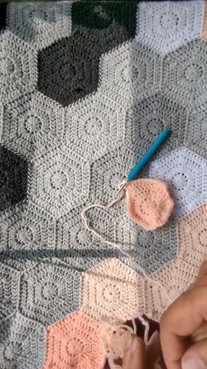 Day 109: 15.7C colour: Shell #temperatureblanket #crochet - YouTube