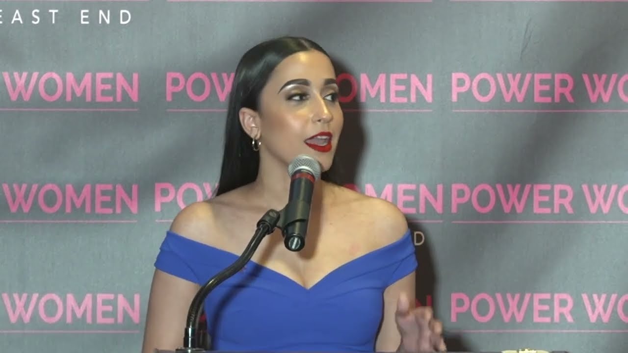Cayuga Centers COO Lorraine Sánchez accepts Schneps Media 2022 Power ...