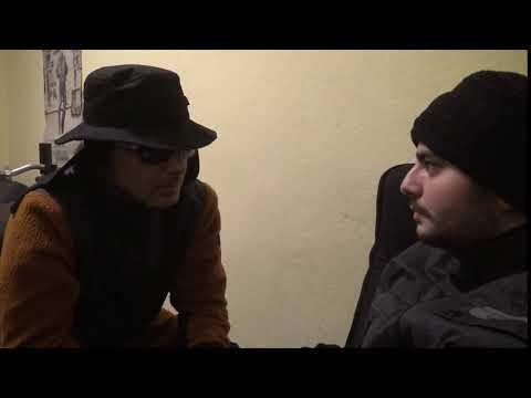 Killa hakan ve emre kızgır bakışıyor