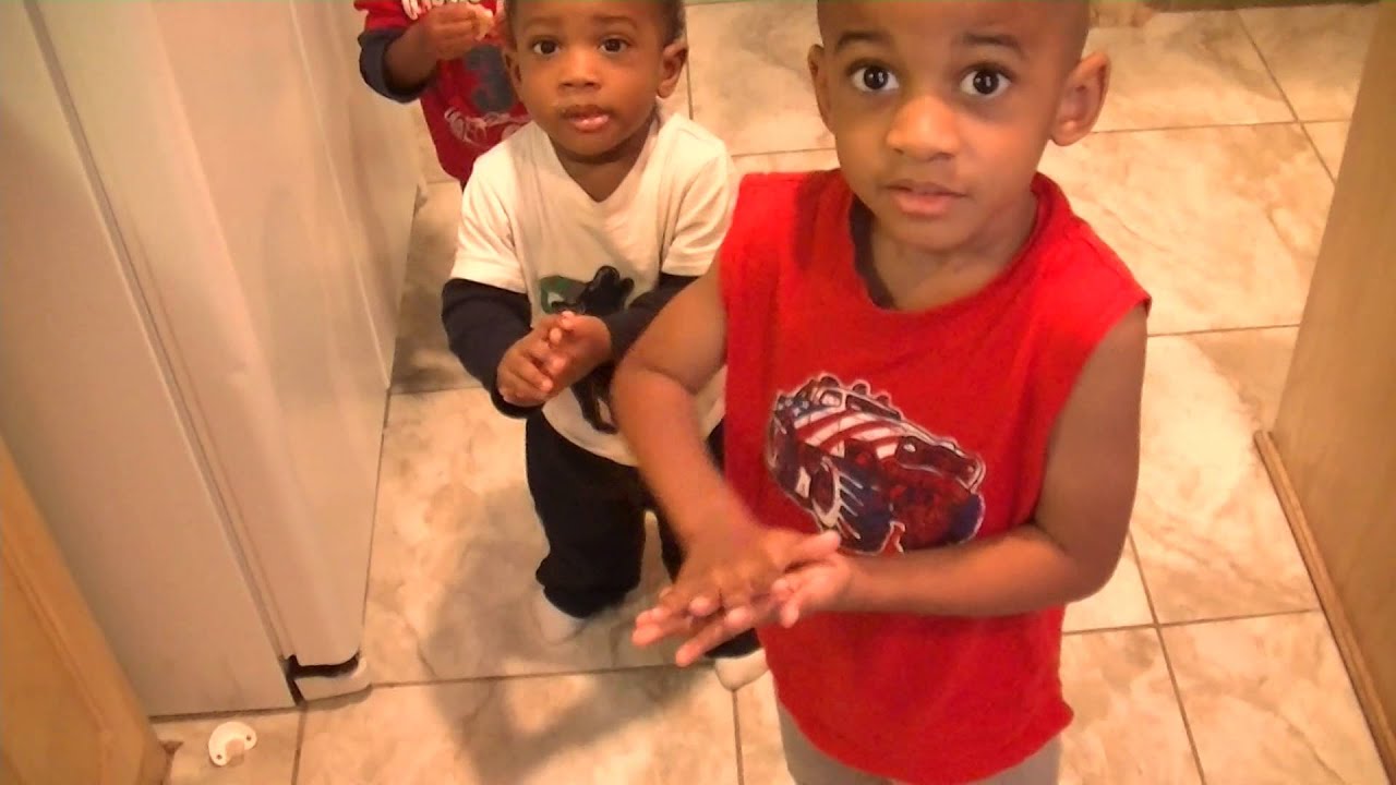 Preschool ASL--Toddler Twin and Big Brother Signing (Using ASL) - YouTube
