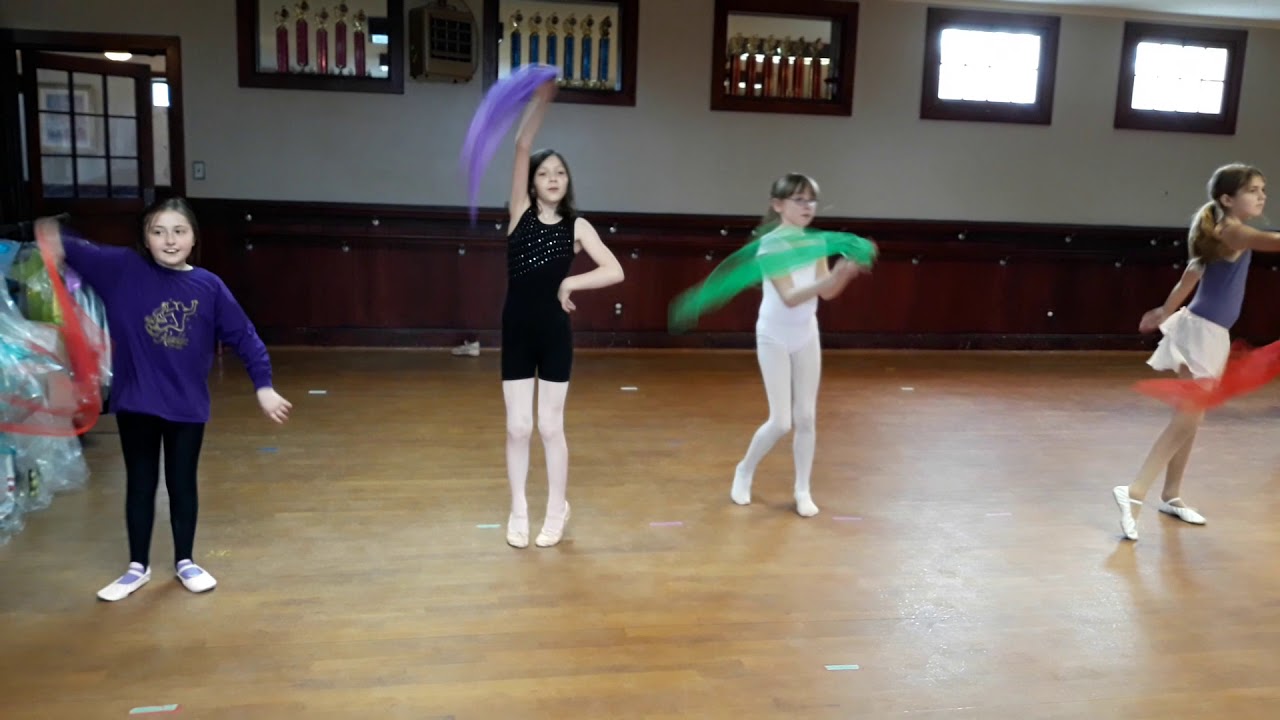 Fall leaf dance (Luna dance) - YouTube