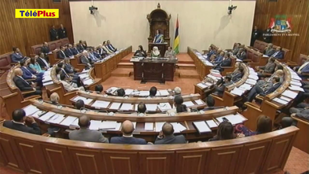 Utilisation du portable au Parlement : Maya Hanoomanjee rappelle à l ...